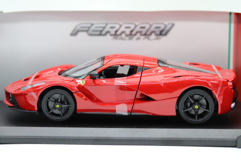 BBURAGO 1.18 FERRARI LaFERRARI Red color ( 18-16001 ) - Eurospec
