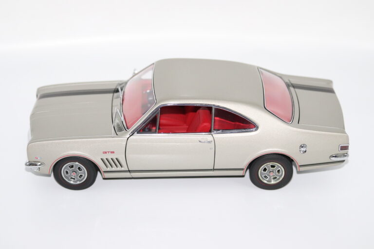 BIANTE 1.18 Holden HK Monaro GTS 327 1969 Silver Mink colour ( 72441 ...